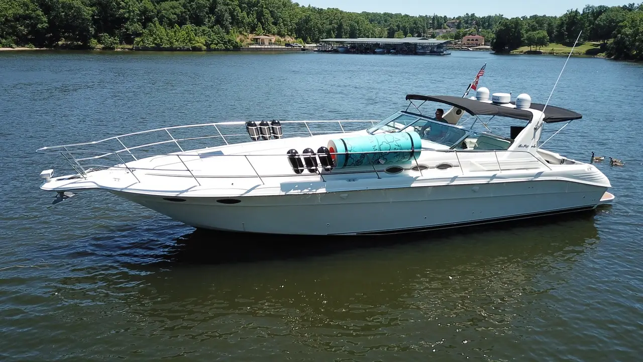 Rent this 40' Sea Ray on Anchor