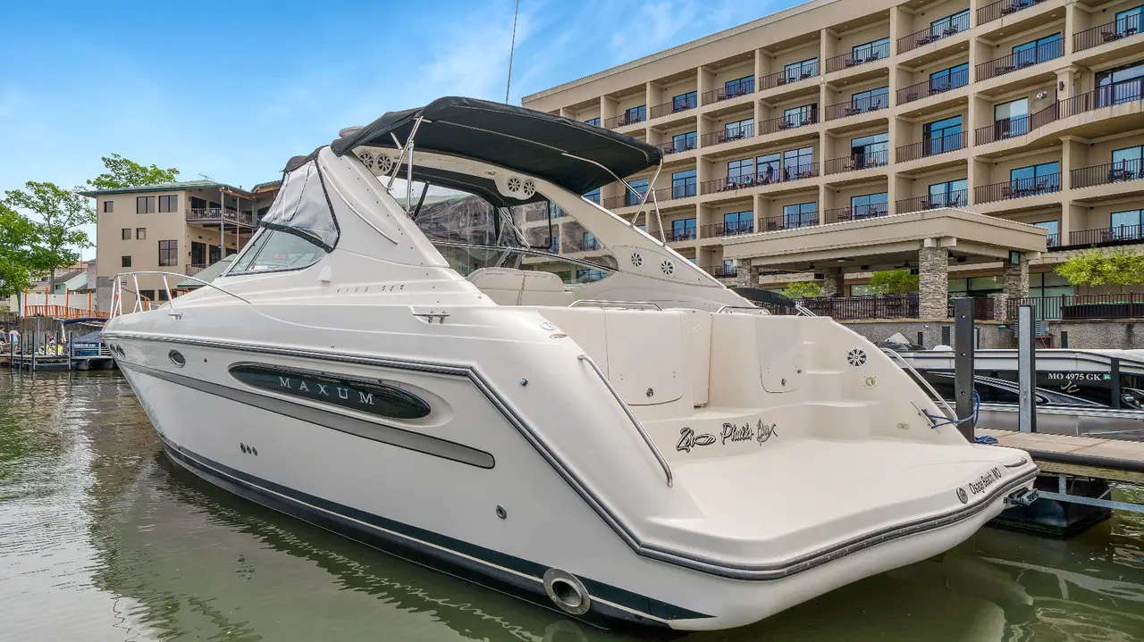Rent this 41' Maxum on Anchor