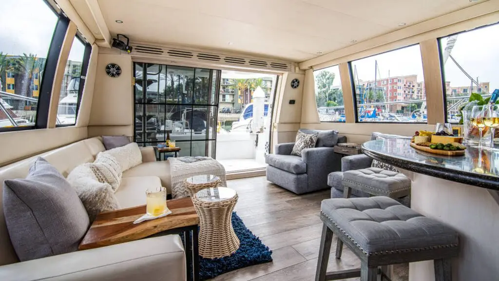 Rent this 60' Carver on Anchor